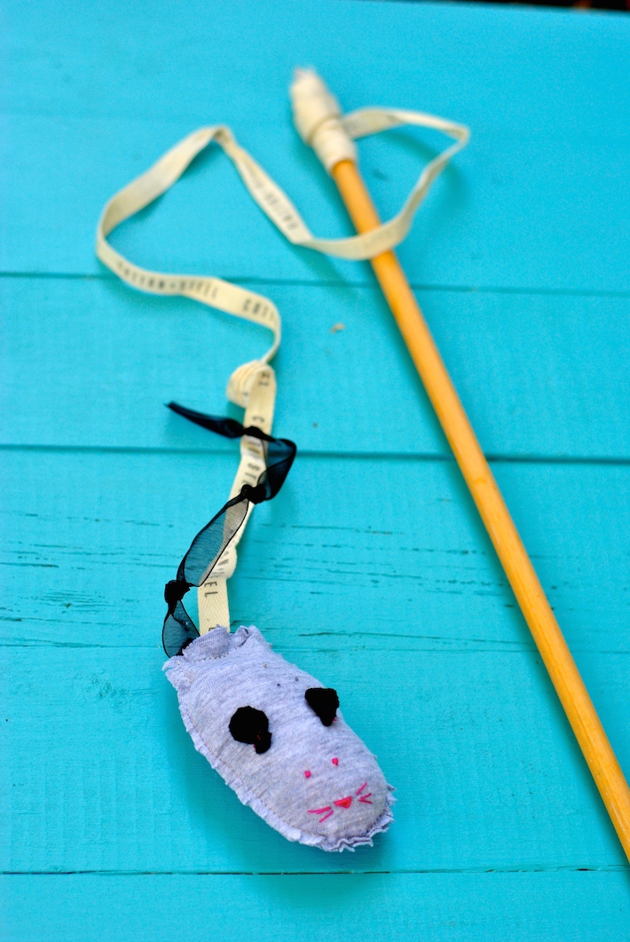 DIY Catnip Mouse: Free Cat Toy Pattern | Craft Buds